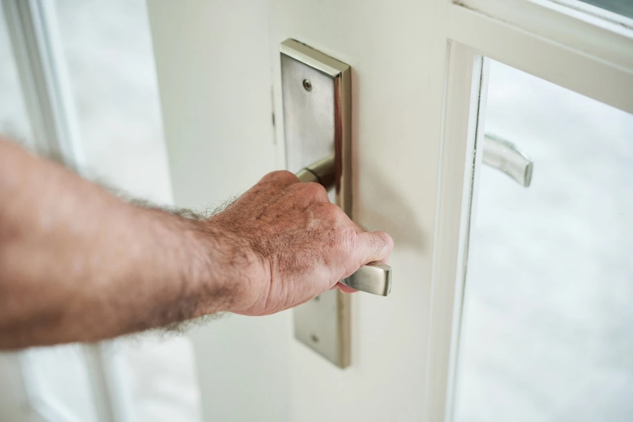 Smart Door Lock vs Traditional: Which Is Better?